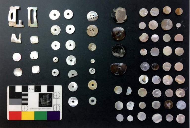 Birmingham Buttons – Find of the month - Worcestershire Archive ...